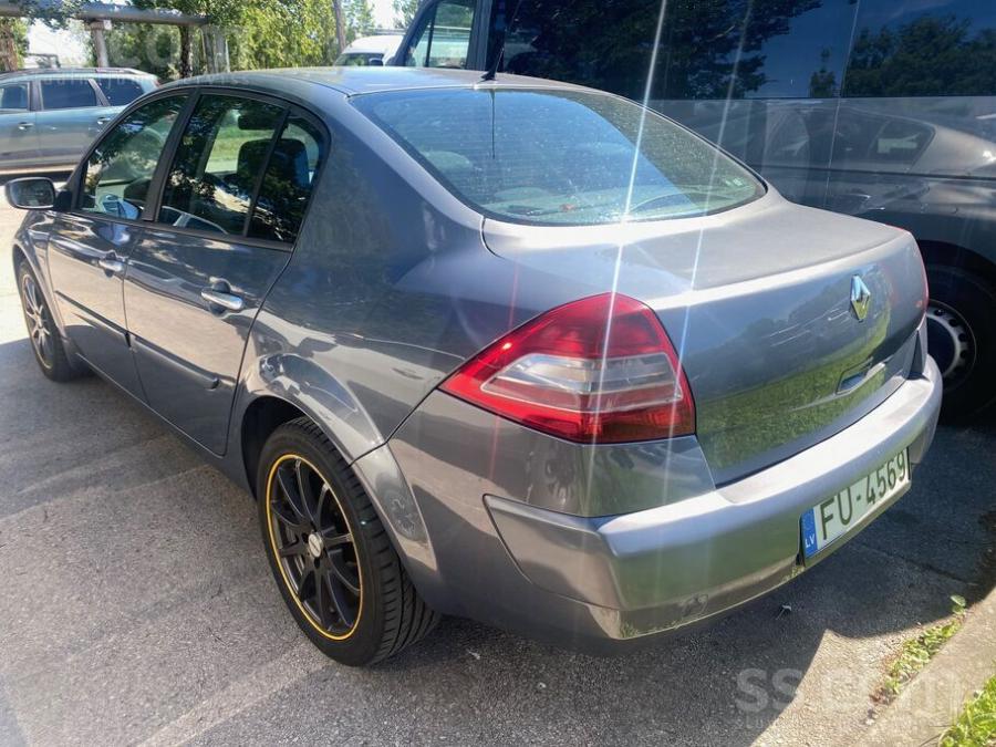 Zils Renault Megane 2006 Rīga, ar dzinēja tilpumu 1.50 L un nobraukumu 294 tūkst. km par 2100 €, foto 5 vietnē AUTOMOTO.COM.LV