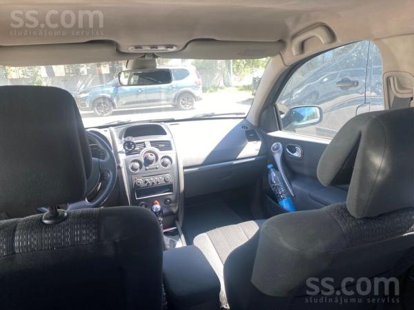 Blue Renault Megane 2006 in Riga, with an engine capacity of 1.50 L and mileage of 294 thousand km for 2100 €, photo 9 on AUTOMOTO.COM.LV