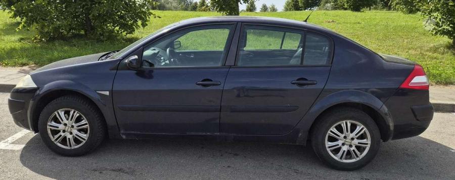 Zils Renault Megane 2007 Šauļi, ar dzinēja tilpumu 1.60 L un nobraukumu 177 tūkst. km par 1500 €, foto 6 vietnē AUTOMOTO.COM.LV