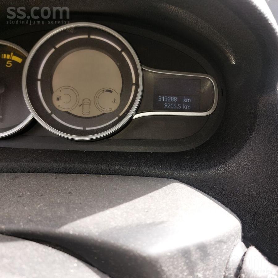 Zils Renault Megane 2012 Limbaži, ar dzinēja tilpumu 1.60 L un nobraukumu 313 tūkst. km par 2800 €, foto 8 vietnē AUTOMOTO.COM.LV