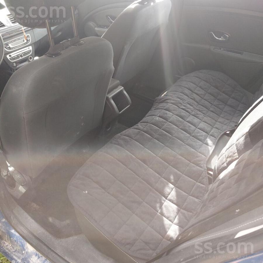 Zils Renault Megane 2012 Limbaži, ar dzinēja tilpumu 1.60 L un nobraukumu 313 tūkst. km par 2800 €, foto 9 vietnē AUTOMOTO.COM.LV