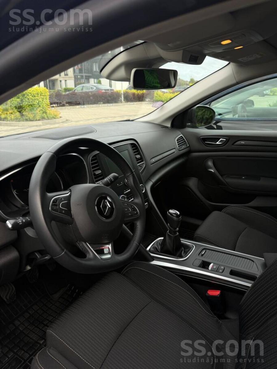 Zils Renault Megane 2018 Rīga, ar dzinēja tilpumu 1.20 L un nobraukumu 70 tūkst. km par 8000 €, foto 5 vietnē AUTOMOTO.COM.LV