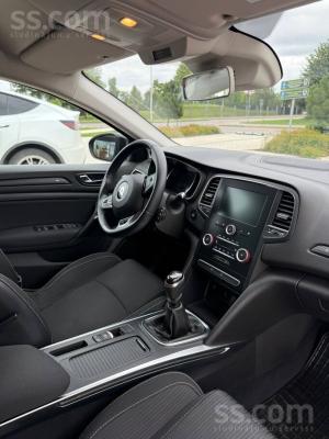 Zils Renault Megane 2018 Rīga, ar dzinēja tilpumu 1.20 L un nobraukumu 70 tūkst. km par 8000 €, foto 4 vietnē AUTOMOTO.COM.LV