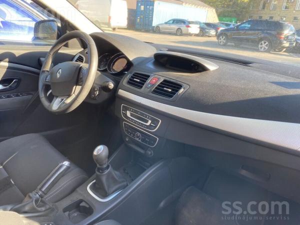 Zils Renault Megane 2009 Rīga, ar dzinēja tilpumu 1.90 L un nobraukumu 270 tūkst. km par 1200 €, foto 4 vietnē AUTOMOTO.COM.LV