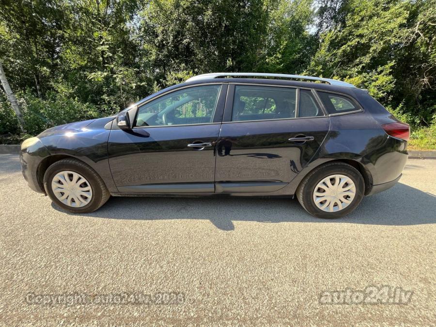 Zils Renault Megane 2009 Tallina, ar dzinēja tilpumu 1.60 L un nobraukumu 223 tūkst. km par 2000 €, foto 5 vietnē AUTOMOTO.COM.LV