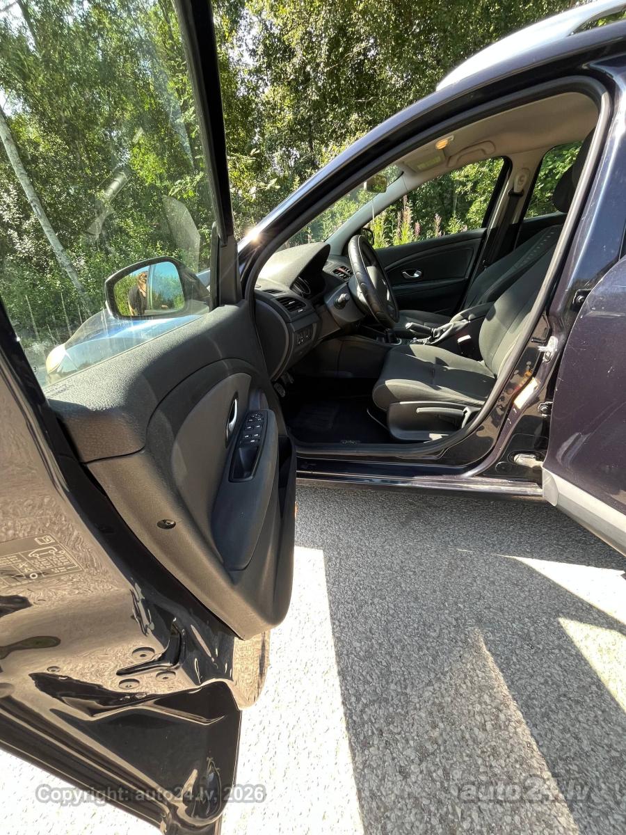 Zils Renault Megane 2009 Tallina, ar dzinēja tilpumu 1.60 L un nobraukumu 223 tūkst. km par 2000 €, foto 8 vietnē AUTOMOTO.COM.LV