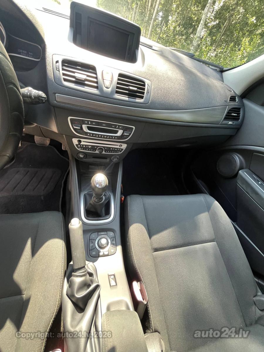 Zils Renault Megane 2009 Tallina, ar dzinēja tilpumu 1.60 L un nobraukumu 223 tūkst. km par 2000 €, foto 9 vietnē AUTOMOTO.COM.LV