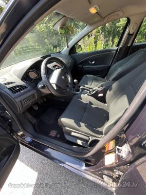 Zils Renault Megane 2009 Tallina, ar dzinēja tilpumu 1.60 L un nobraukumu 223 tūkst. km par 2000 €, foto 12 vietnē AUTOMOTO.COM.LV