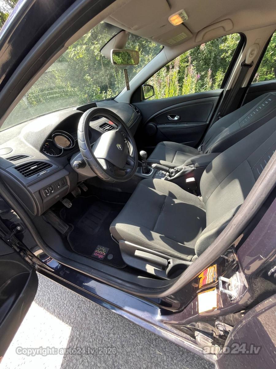 Zils Renault Megane 2009 Tallina, ar dzinēja tilpumu 1.60 L un nobraukumu 223 tūkst. km par 2000 €, foto 12 vietnē AUTOMOTO.COM.LV