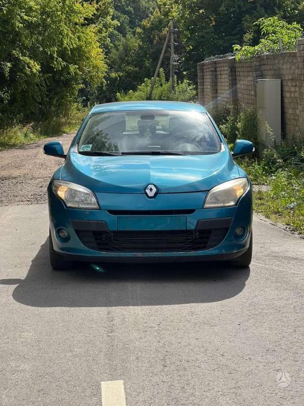Blue Renault Megane 2009 in Kretinga, with an engine capacity of 1.46 L and mileage of 284 thousand km for 1250 €, photo 1 on AUTOMOTO.COM.LV