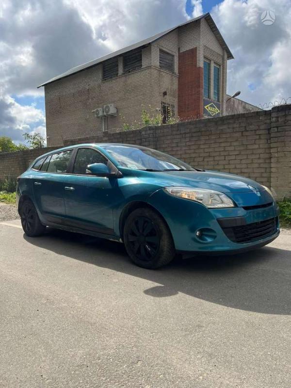 Blue Renault Megane 2009 in Kretinga, with an engine capacity of 1.46 L and mileage of 284 thousand km for 1250 €, photo 4 on AUTOMOTO.COM.LV