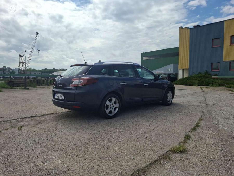 Blue Renault Megane 2010 in Klaipeda, with an engine capacity of 1.50 L and mileage of 216 thousand km for 3000 €, photo 6 on AUTOMOTO.COM.LV