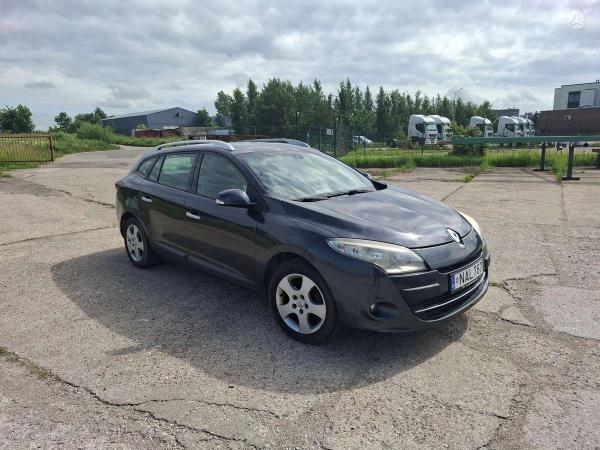 Zils Renault Megane 2010 Klaipėda, ar dzinēja tilpumu 1.50 L un nobraukumu 216 tūkst. km par 3000 €, foto 6 vietnē AUTOMOTO.COM.LV