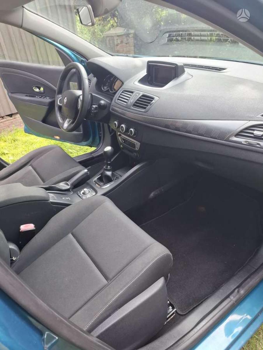Blue Renault Megane 2012 in Klaipeda, with an engine capacity of 1.46 L and mileage of 295 thousand km for 2500 €, photo 4 on AUTOMOTO.COM.LV