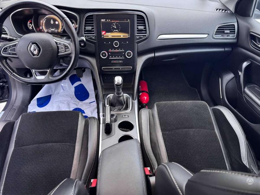 Blue Renault Megane 2016 in Siauliai, with an engine capacity of 1.46 L and mileage of 236 thousand km for 6599 €, photo 18 on AUTOMOTO.COM.LV