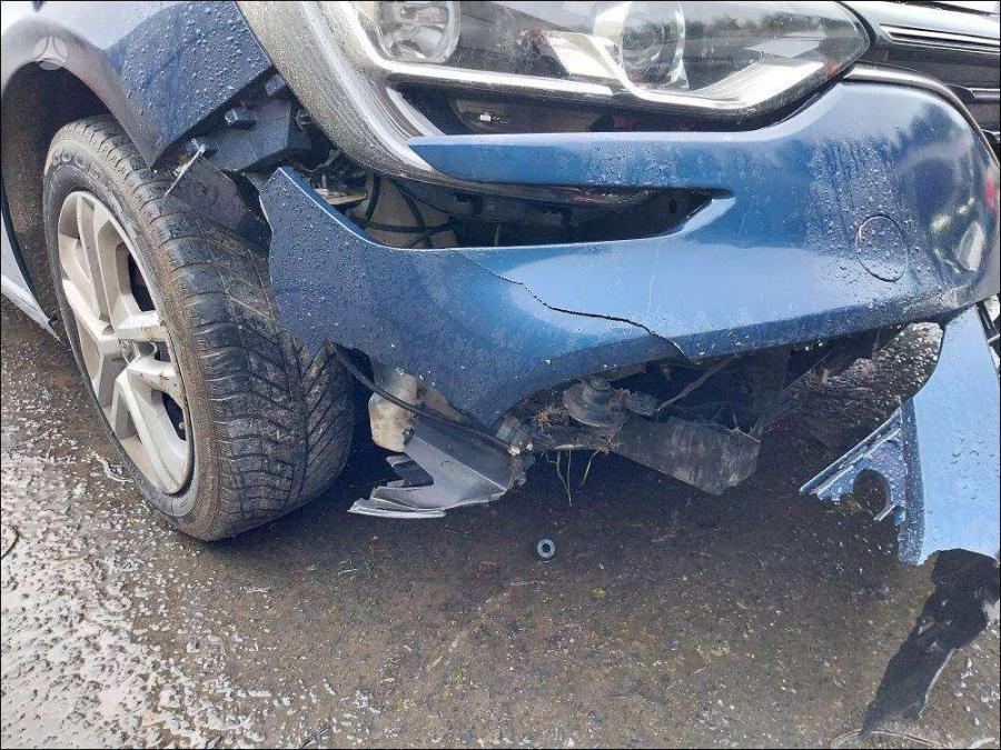 Blue Renault Megane 2016 in Taurage, with an engine capacity of 1.46 L and mileage of 143 thousand km for 4700 €, photo 9 on AUTOMOTO.COM.LV