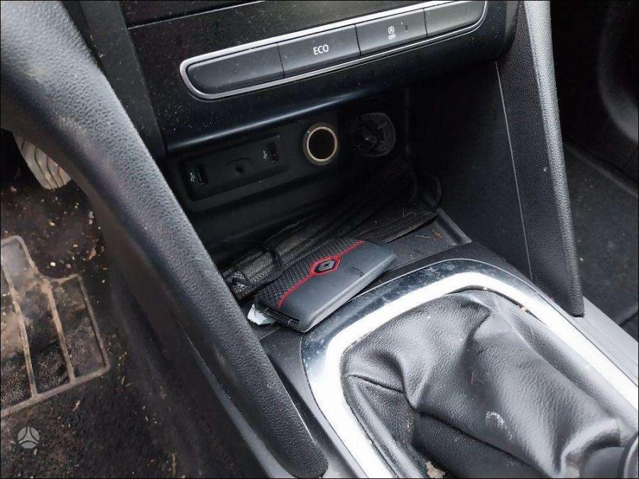Blue Renault Megane 2016 in Taurage, with an engine capacity of 1.46 L and mileage of 143 thousand km for 4700 €, photo 12 on AUTOMOTO.COM.LV