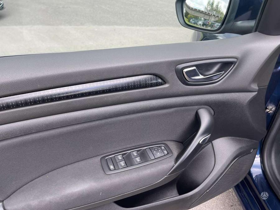 Zils Renault Megane 2016 Kauņa, ar dzinēja tilpumu 1.46 L un nobraukumu 198 tūkst. km par 5850 €, foto 17 vietnē AUTOMOTO.COM.LV