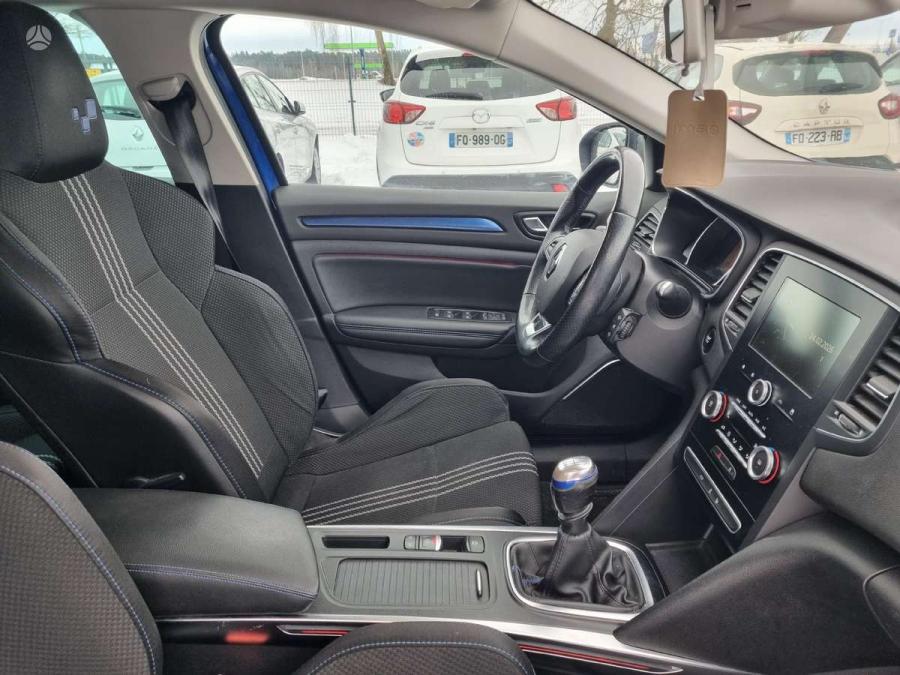 Blue Renault Megane 2017 in Taurage, with an engine capacity of 1.60 L and mileage of 244 thousand km for 6900 €, photo 11 on AUTOMOTO.COM.LV