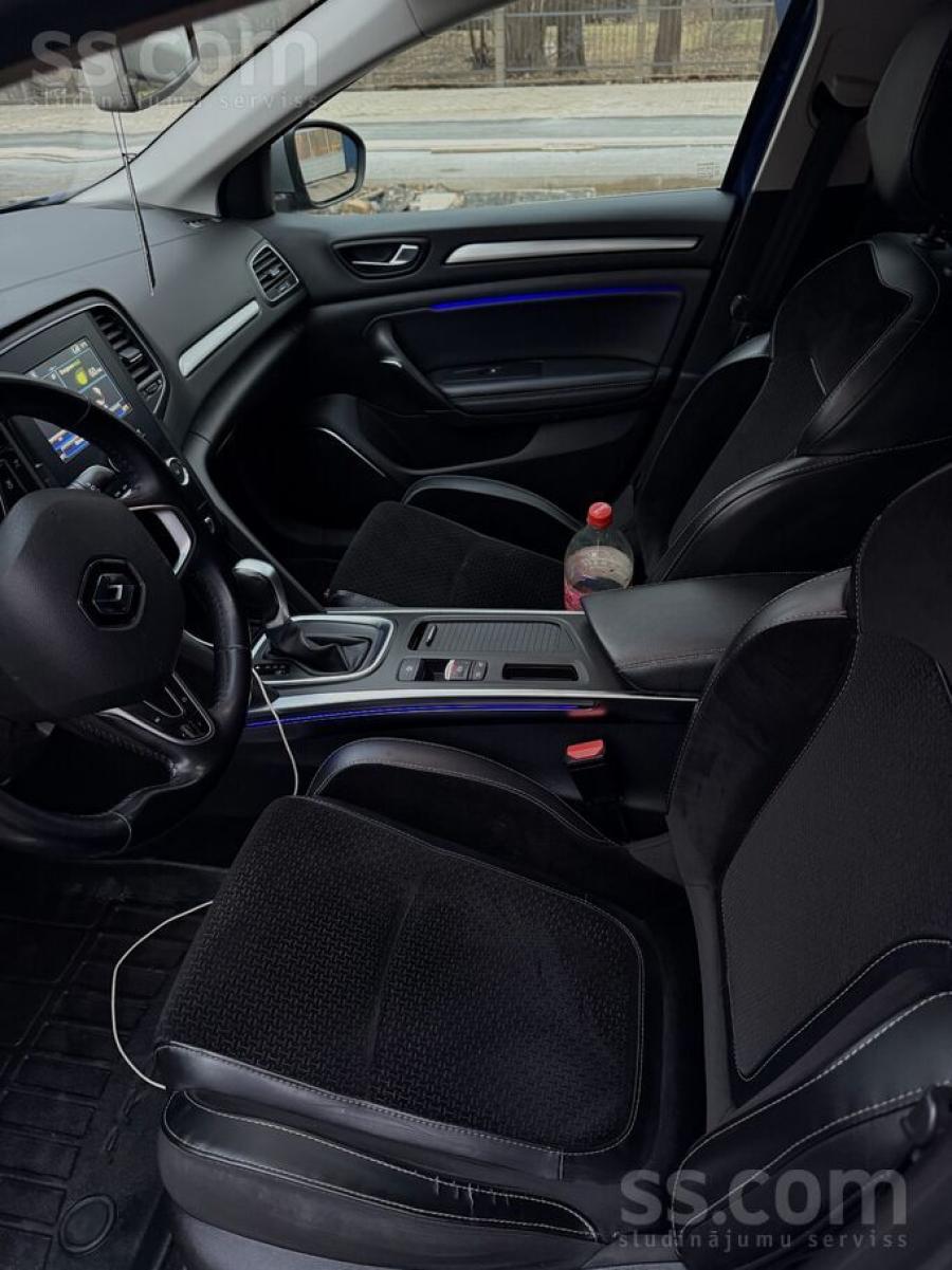 Blue Renault Megane 2018 in Riga, with an engine capacity of 1.50 L and mileage of 308 thousand km for 8400 €, photo 4 on AUTOMOTO.COM.LV