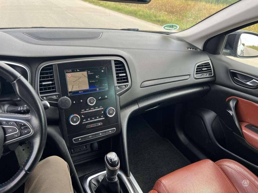 Zils Renault Megane 2018 Kauņa, ar dzinēja tilpumu 1.46 L un nobraukumu 169 tūkst. km par 6850 €, foto 22 vietnē AUTOMOTO.COM.LV