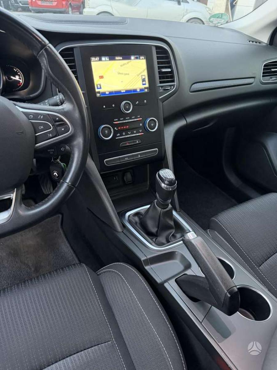 Blue Renault Megane 2018 in Utena, with an engine capacity of 1.33 L and mileage of 166 thousand km for 7750 €, photo 34 on AUTOMOTO.COM.LV