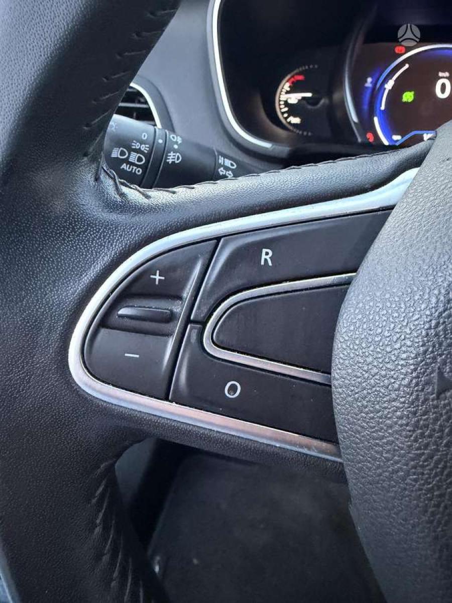 Blue Renault Megane 2018 in Utena, with an engine capacity of 1.33 L and mileage of 166 thousand km for 7750 €, photo 37 on AUTOMOTO.COM.LV