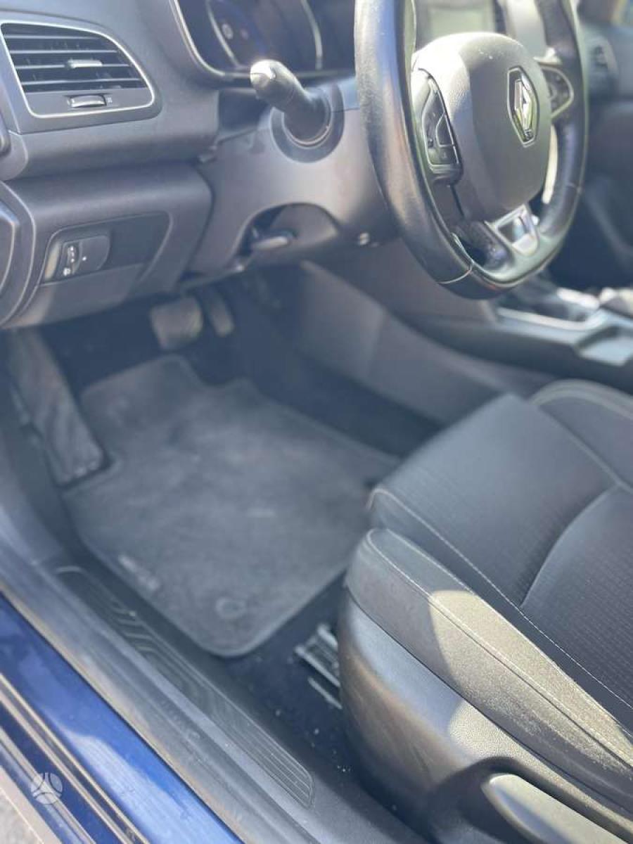 Blue Renault Megane 2020 in Vilnius, with an engine capacity of 1.46 L and mileage of 126 thousand km for 9559 €, photo 13 on AUTOMOTO.COM.LV