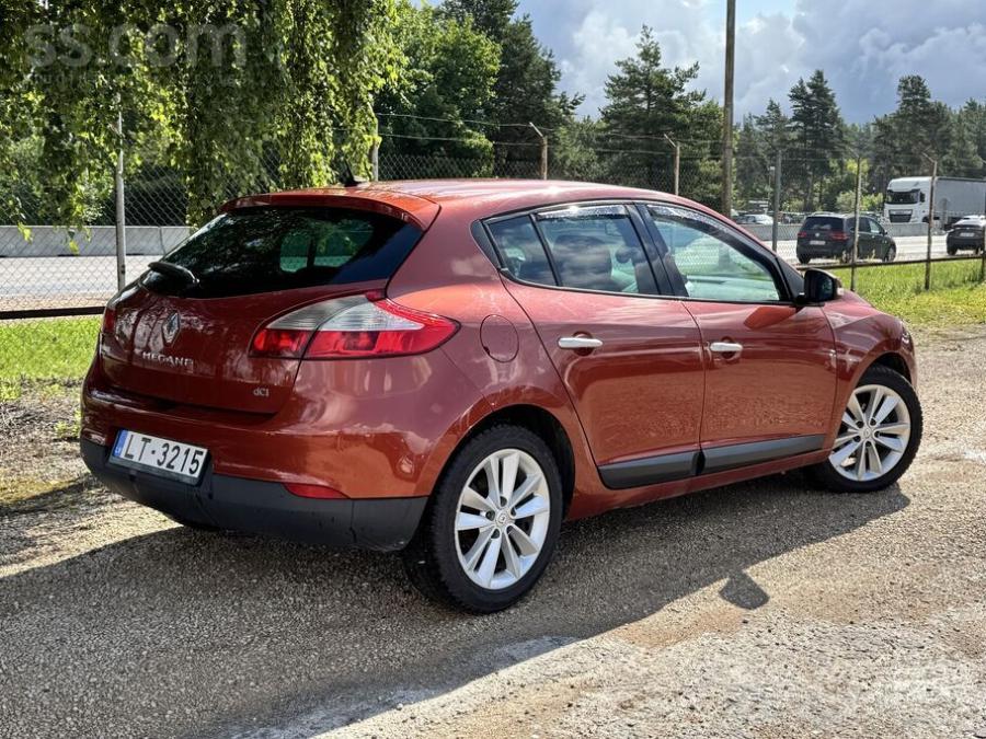 Brūns Renault Megane 2010 Rīga, ar dzinēja tilpumu 1.90 L un nobraukumu 296 tūkst. km par 2590 €, foto 8 vietnē AUTOMOTO.COM.LV