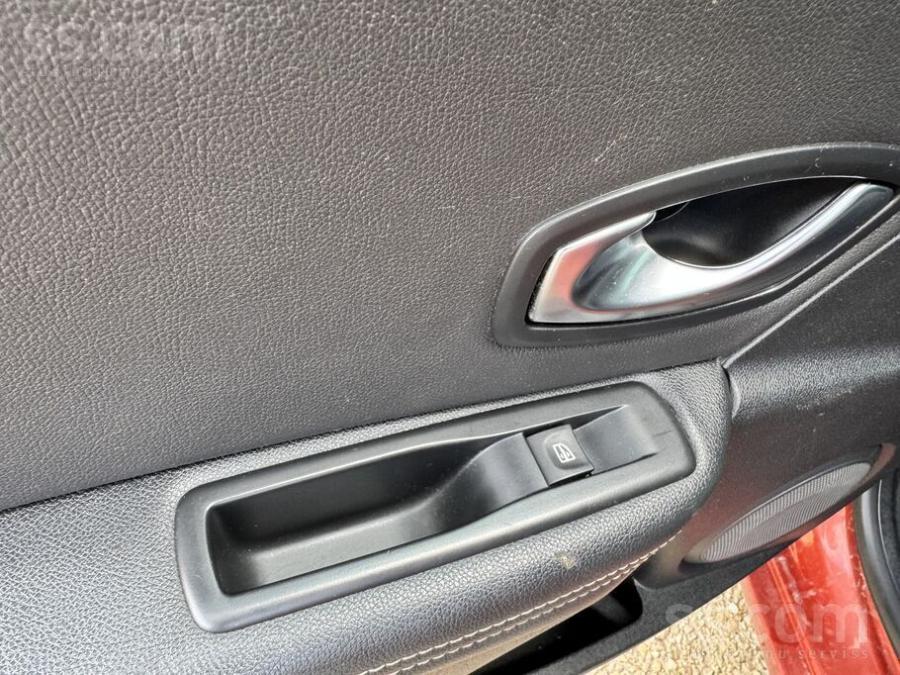 Brūns Renault Megane 2010 Rīga, ar dzinēja tilpumu 1.90 L un nobraukumu 296 tūkst. km par 2590 €, foto 13 vietnē AUTOMOTO.COM.LV