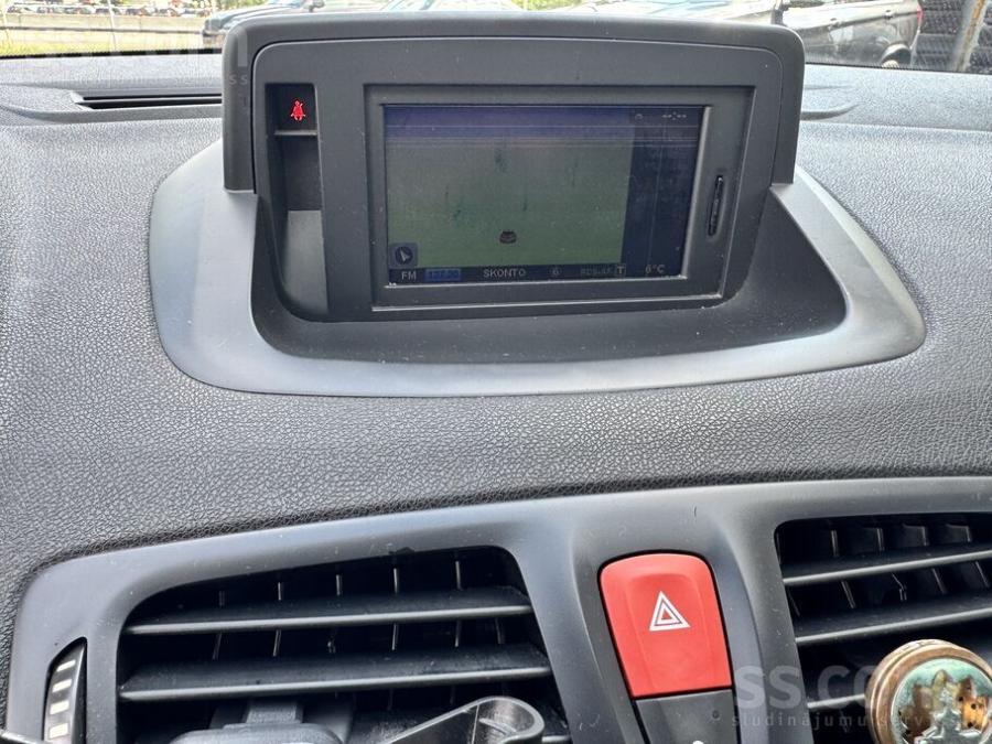 Brūns Renault Megane 2010 Rīga, ar dzinēja tilpumu 1.90 L un nobraukumu 296 tūkst. km par 2590 €, foto 20 vietnē AUTOMOTO.COM.LV