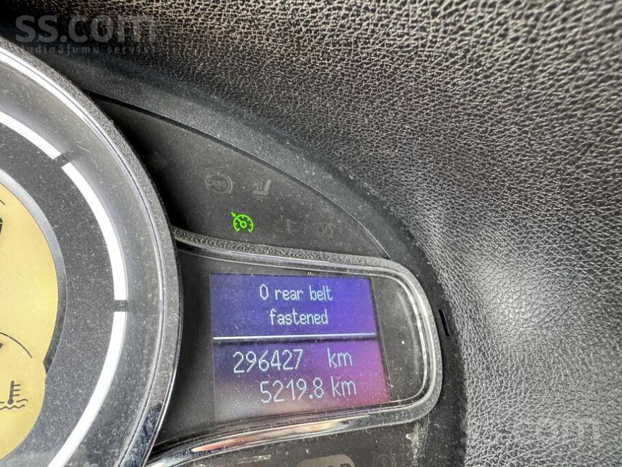 Brūns Renault Megane 2010 Rīga, ar dzinēja tilpumu 1.90 L un nobraukumu 296 tūkst. km par 2590 €, foto 21 vietnē AUTOMOTO.COM.LV