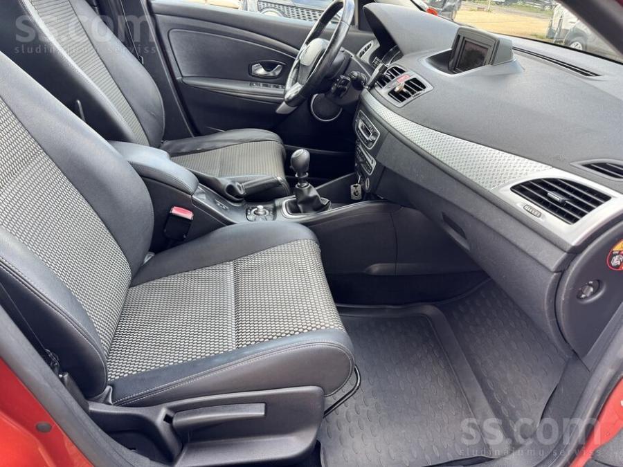 Brūns Renault Megane 2010 Rīga, ar dzinēja tilpumu 1.90 L un nobraukumu 296 tūkst. km par 2590 €, foto 24 vietnē AUTOMOTO.COM.LV