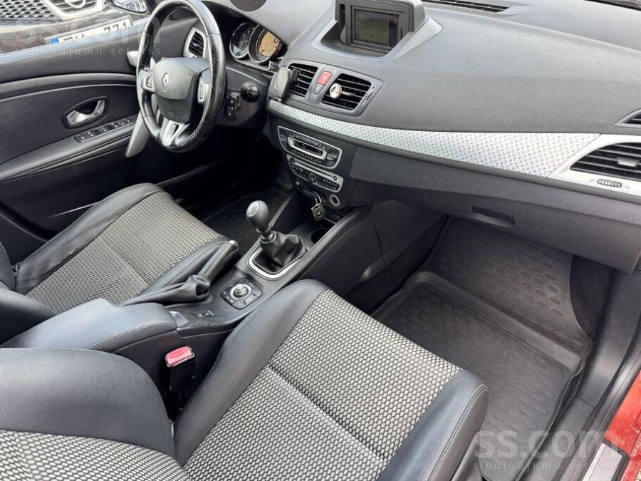 Brūns Renault Megane 2010 Rīga, ar dzinēja tilpumu 1.90 L un nobraukumu 296 tūkst. km par 2590 €, foto 25 vietnē AUTOMOTO.COM.LV