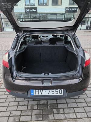 Brown Renault Megane 2012 in Riga, with an engine capacity of 1.50 L and mileage of 301 thousand km for 2600 €, photo 5 on AUTOMOTO.COM.LV