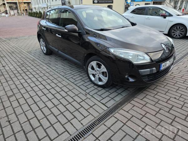 Brown Renault Megane 2012 in Riga, with an engine capacity of 1.50 L and mileage of 301 thousand km for 2600 €, photo 6 on AUTOMOTO.COM.LV