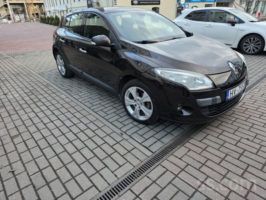 Brown Renault Megane 2012 in Riga, with an engine capacity of 1.50 L and mileage of 301 thousand km for 2600 €, photo 6 on AUTOMOTO.COM.LV