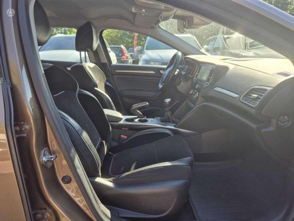 Brown Renault Megane 2017 in Vilnius, with an engine capacity of 1.20 L and mileage of 158 thousand km for 6500 €, photo 8 on AUTOMOTO.COM.LV