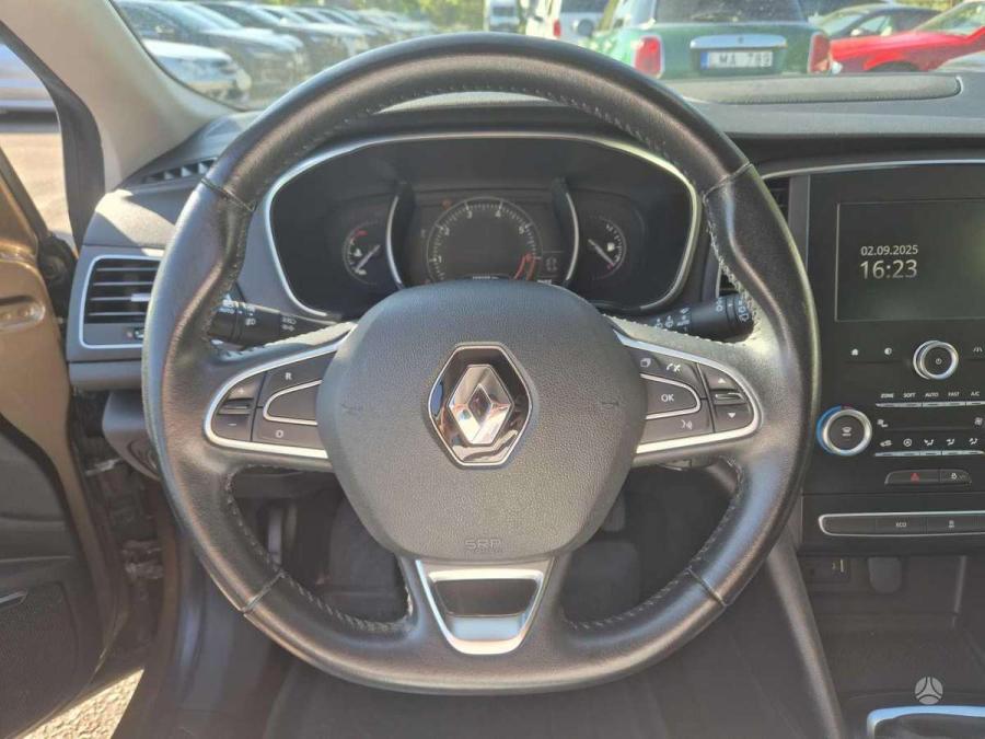 Brown Renault Megane 2017 in Vilnius, with an engine capacity of 1.20 L and mileage of 158 thousand km for 6500 €, photo 9 on AUTOMOTO.COM.LV