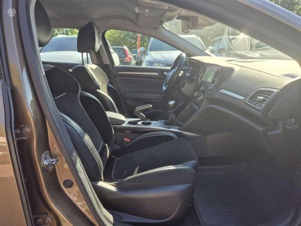 Brown Renault Megane 2017 in Vilnius, with an engine capacity of 1.20 L and mileage of 158 thousand km for 6500 €, photo 8 on AUTOMOTO.COM.LV