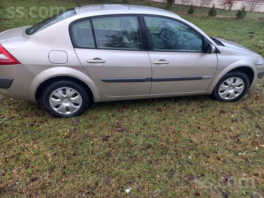Brown Renault Megane 2006 in Ventspils, with an engine capacity of 1.60 L and mileage of 234 thousand km for 1600 €, photo 3 on AUTOMOTO.COM.LV