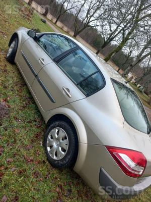 Brown Renault Megane 2006 in Ventspils, with an engine capacity of 1.60 L and mileage of 234 thousand km for 1600 €, photo 5 on AUTOMOTO.COM.LV