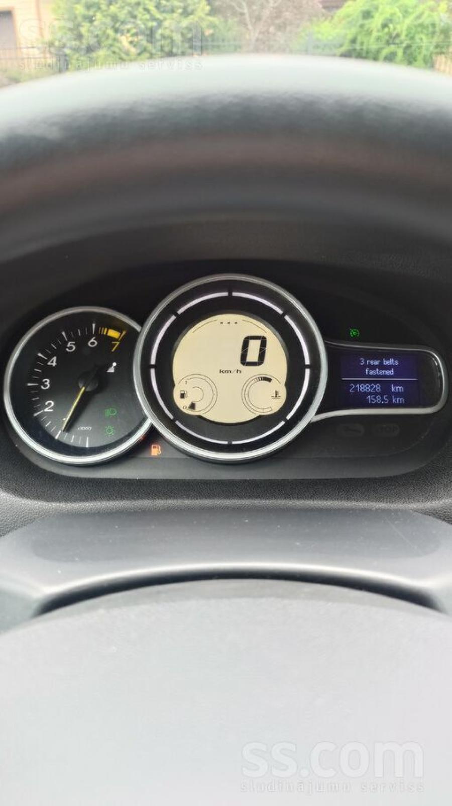 Brown Renault Megane 2012 in Kuldiga, with an engine capacity of 1.40 L and mileage of 218 thousand km for 3690 €, photo 11 on AUTOMOTO.COM.LV
