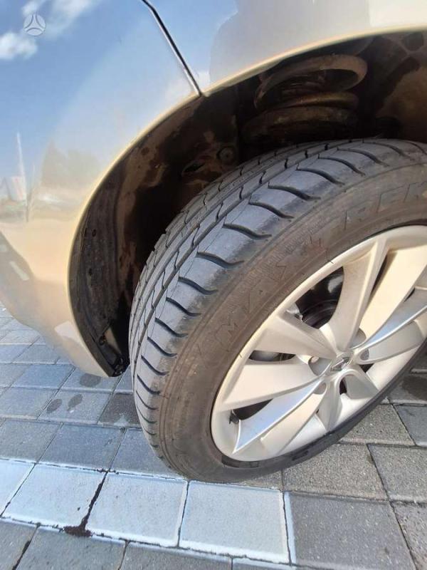 Brown Renault Megane 2012 in Silute, with an engine capacity of 1.50 L and mileage of 195 thousand km for 3450 €, photo 7 on AUTOMOTO.COM.LV