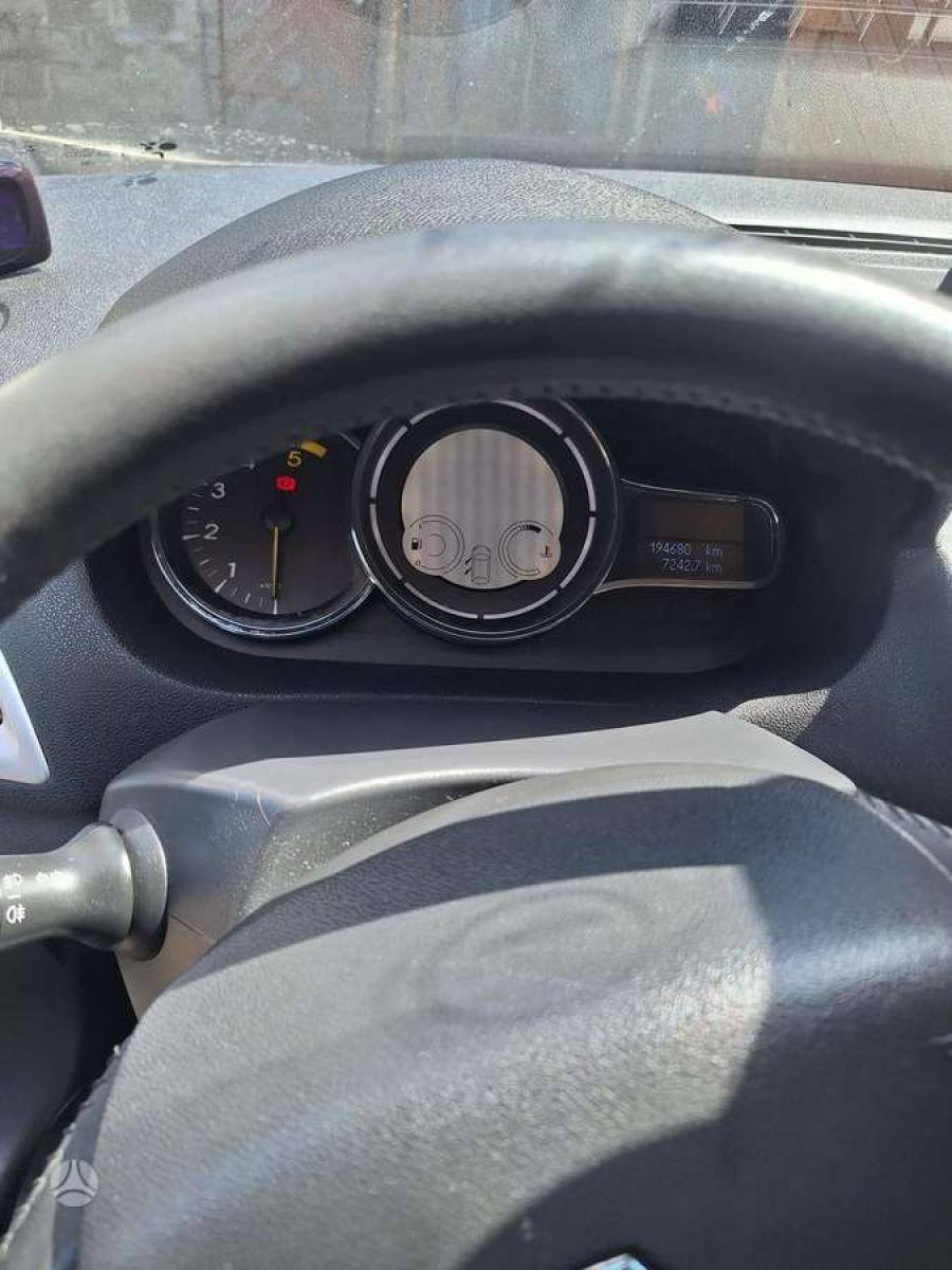 Brūns Renault Megane 2012 Šilutė, ar dzinēja tilpumu 1.50 L un nobraukumu 195 tūkst. km par 3450 €, foto 18 vietnē AUTOMOTO.COM.LV