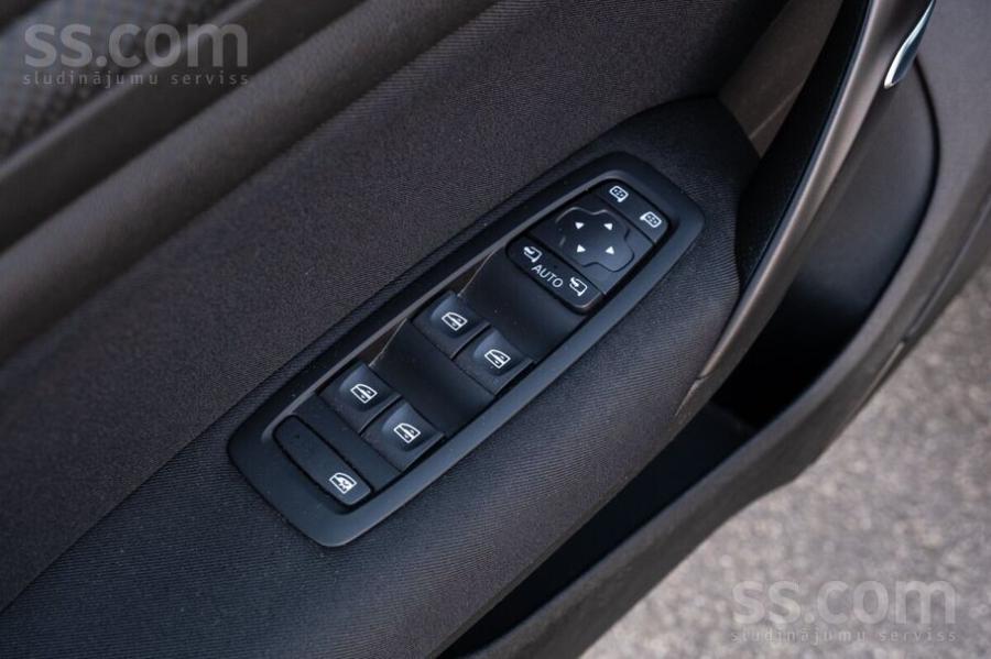 Brūns Renault Megane 2019 Rīga, ar dzinēja tilpumu 1.40 L un nobraukumu 129 tūkst. km par 10950 €, foto 12 vietnē AUTOMOTO.COM.LV