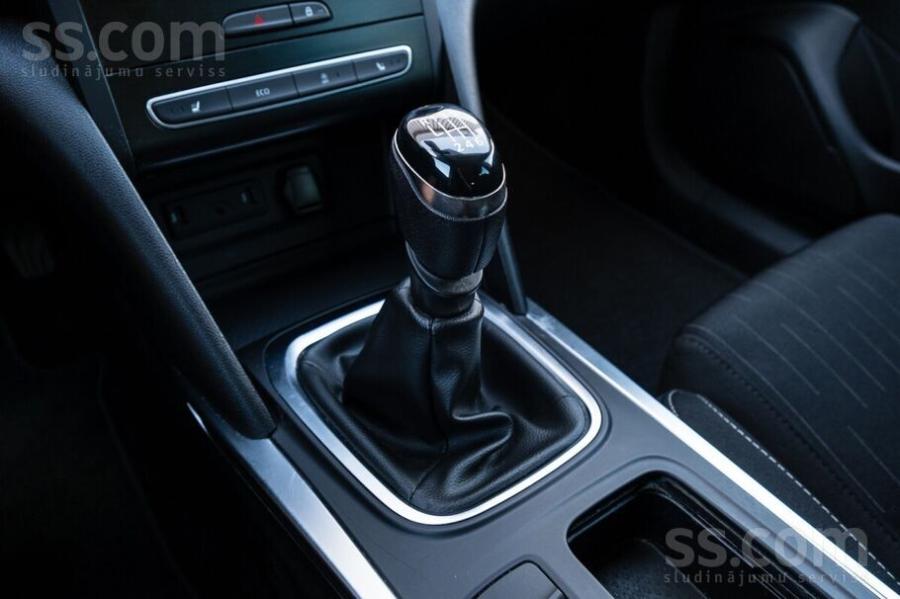 Brūns Renault Megane 2019 Rīga, ar dzinēja tilpumu 1.40 L un nobraukumu 129 tūkst. km par 10950 €, foto 18 vietnē AUTOMOTO.COM.LV