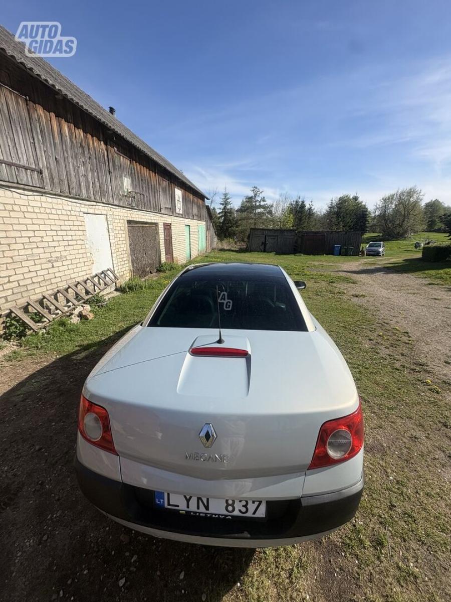 Renault Megane 2004 in Jonava, with an engine capacity of 1.60 L and mileage of 180 thousand km for 1300 €, photo 9 on AUTOMOTO.COM.LV