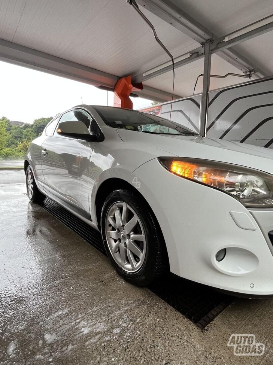 Renault Megane 2010 in Vilnius, with an engine capacity of 1.50 L and mileage of 289 thousand km for 3000 €, photo 3 on AUTOMOTO.COM.LV
