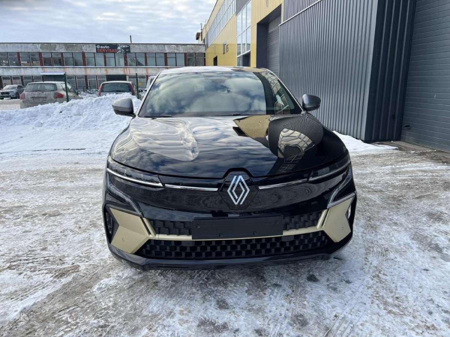 Black Renault Megane E-Tech 2022 in Alytus, with an engine capacity of 0.00 L and mileage of 38 thousand km for 17400 €, photo 2 on AUTOMOTO.COM.LV